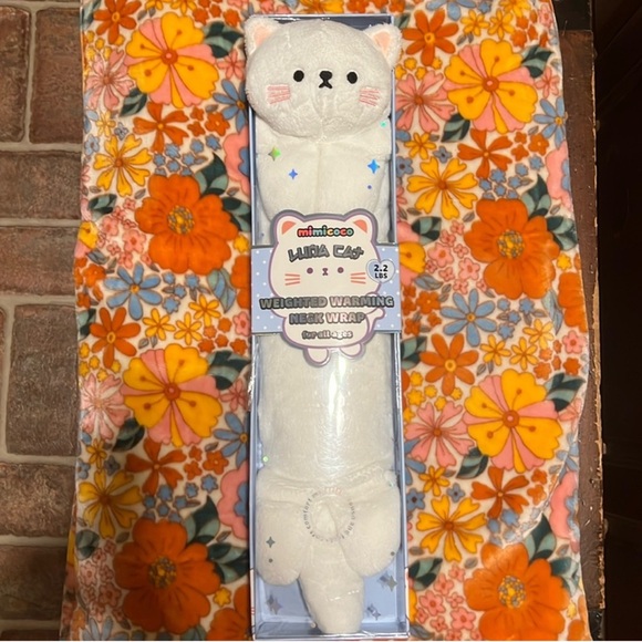 MIMICOCO | Accessories | Nib Mimicoco Luna White Cat Neck Wrap | Poshmark